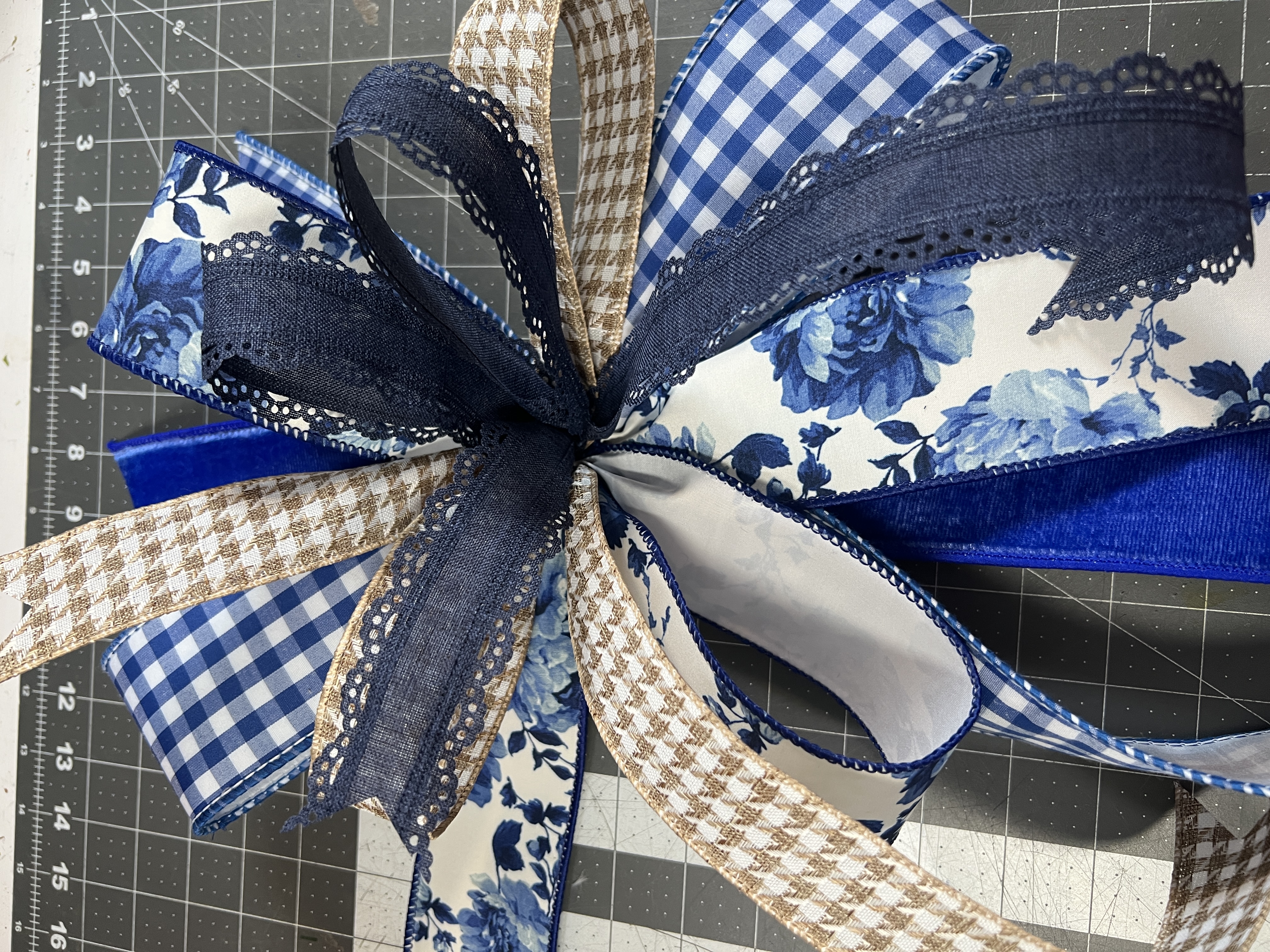 How to Make a Spring Bow - How to Make Wreaths - Wreath Making for ...